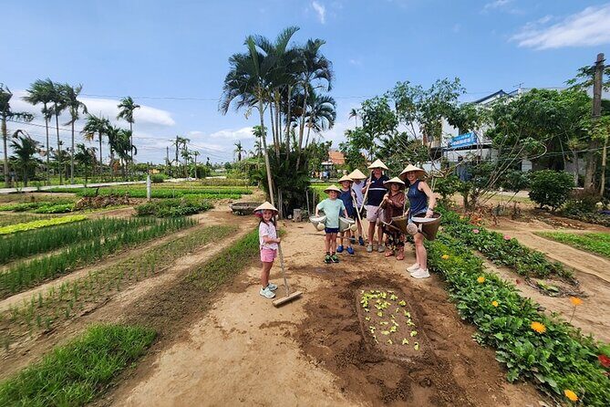 Basket Boat -Buffalo -Small Ethic Group Gallery & Marble Mountain - Who Is This Tour Best For?