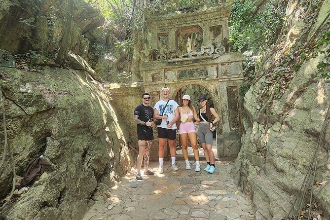 Basket Boat -Buffalo -Small Ethic Group Gallery & Marble Mountain - FAQs