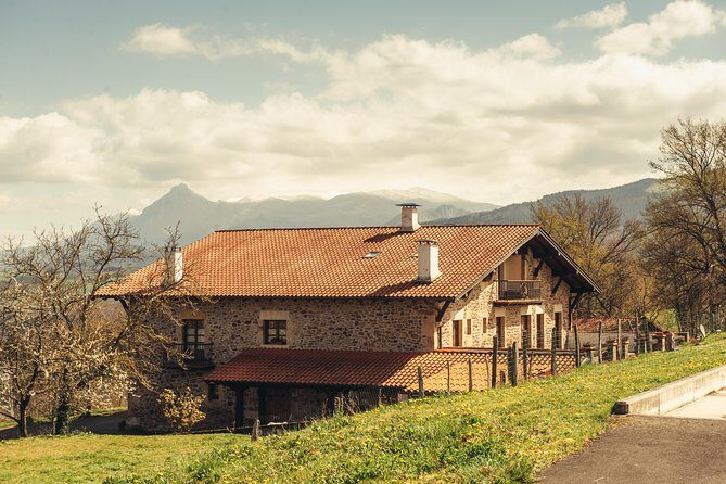 " Basque Farm House & Cider house" tour + meal from San Sebastian - Key Points