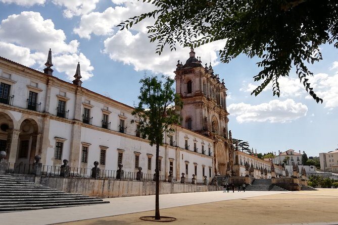 Batalha, Alcobaça, Nazaré and Óbidos - Private guided tour - FAQs