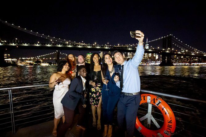 Bateaux New York Dinner Cruise - The Experience for Special Occasions