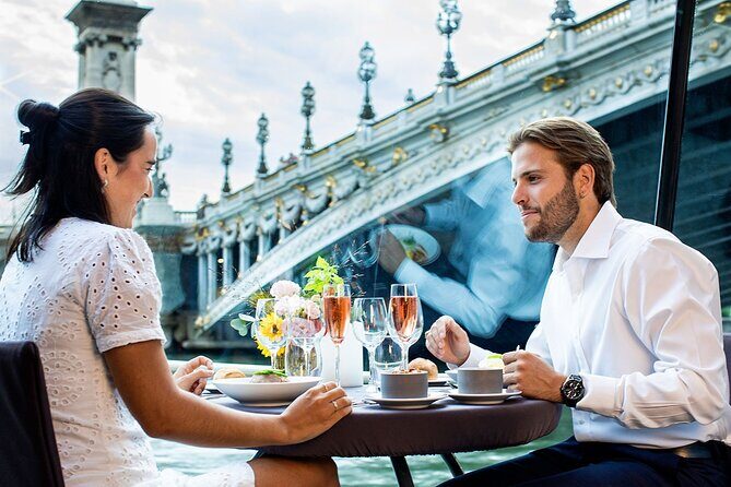 Bateaux Parisiens Seine River Gourmet Lunch & Sightseeing Cruise - FAQ