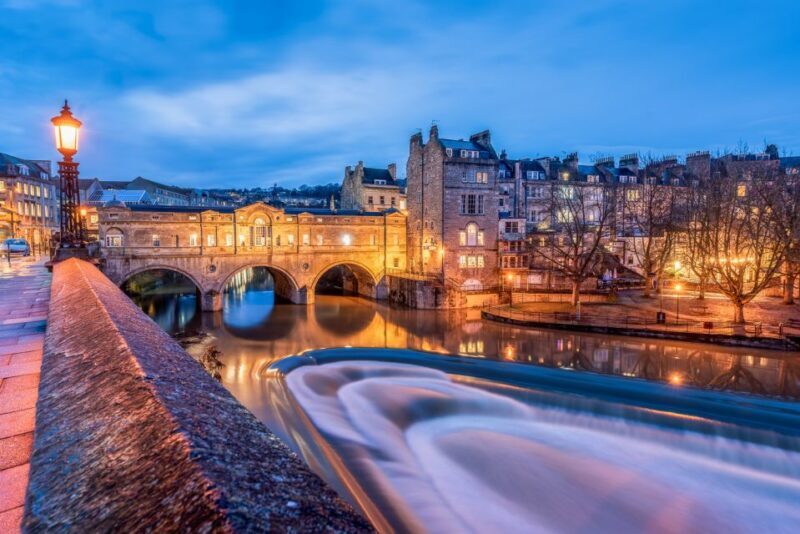 Bath: Guided Ghost Tour - The Atmosphere and Guide Dynamics