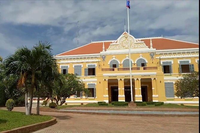Battambang Day Trip from Siem Reap-Bamboo Train, Bats Cave - Reviewing the Guides and Overall Experience