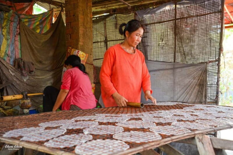 Battambang: Unforgettable tour by private Tuk-tuk - Authentic Encounters and Highlights