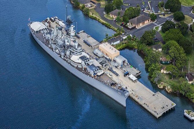Battleships of World War II at Pearl Harbor from Maui - Analyzing the Experience: A Detailed Look