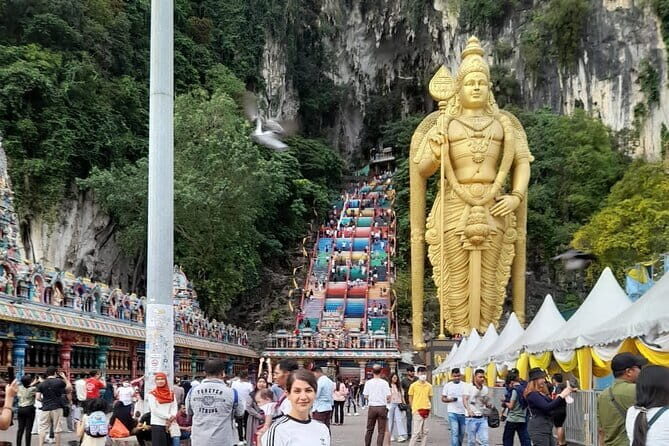 Batu Caves and Suburbs Private Tour - Starting with Batu Caves: Malaysia’s Sacred Limestone Wonder