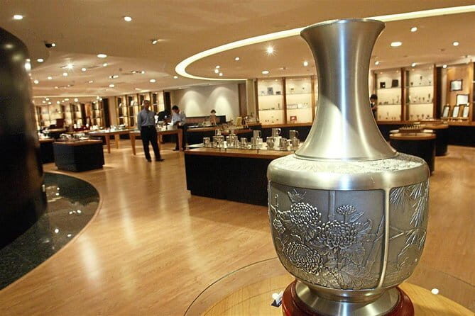 Batu Caves Temple, Royal Selangor Pewter and Batik Factory Tour - Who Will Enjoy This Tour?