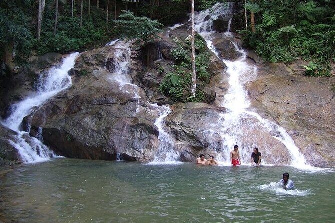 Batu Caves, Waterfalls, Hotspring, Batik & Pewter Tour with Lunch - Who Is This Tour Best For?