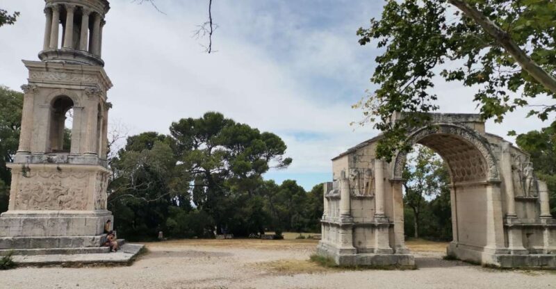 Baux and Saint Rémy de Provence: History Wine and Landscapes - Authentic Experiences and Authenticity