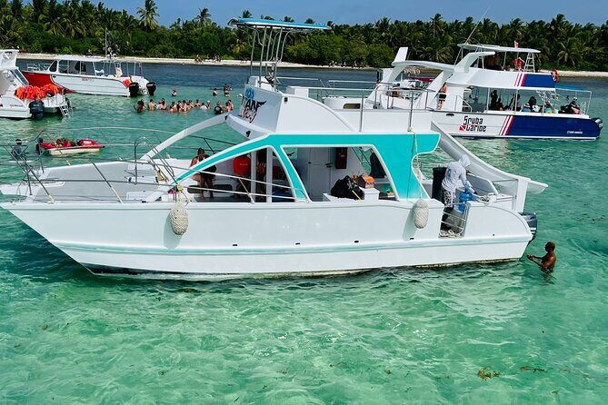 Bavaro Punta Cana EN boat party with drinks and transportation - FAQ