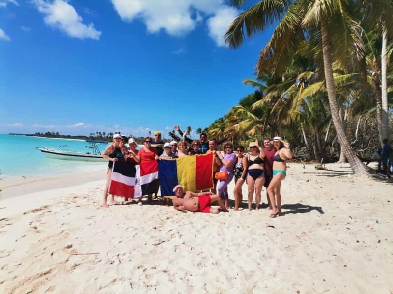 Bayahibe: Saona Island VIP Tour with Lunch & Drinks - The Sum Up