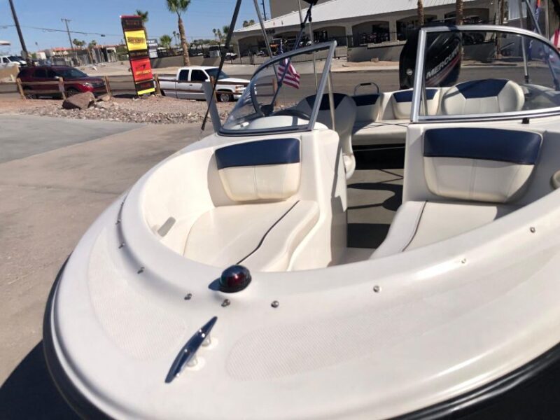 Bayliner Ski Boat - A Close Look at the Lake Havasu Bayliner Ski Boat Experience
