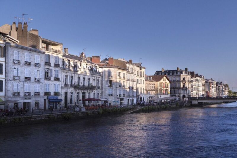 Bayonne: Private Guided Walking Tour - Key Points