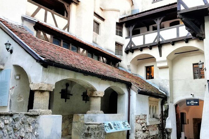 Bear Sanctuary and Dracula's Castle, 1-day Private Tour - FAQ