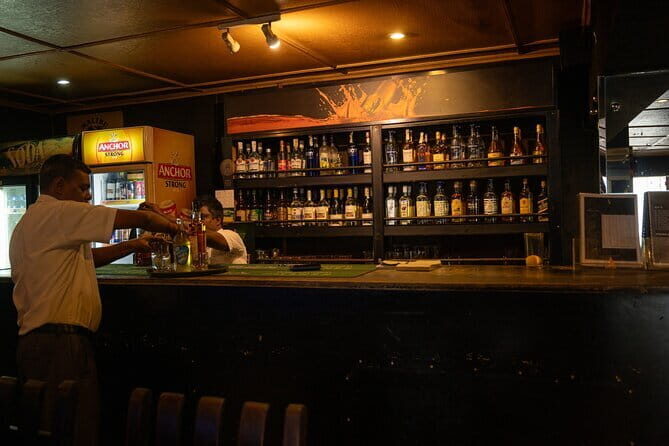 Behind Bars in Colombo - Behind Bars in Colombo: A Genuine Slice of Local Nightlife
