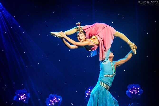 Beijing Evening Acrobatic Show in Red Theater + Private Transfer - The Performance: A Masterclass in Acrobatics