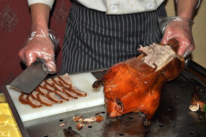 Beijing Evening Guided Tour: Roast Duck Dinner and Acrobatic Show - Who Should Consider This Tour?