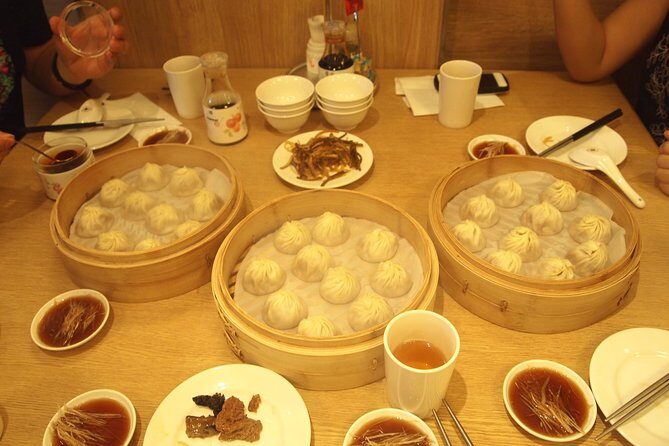 Beijing Evening Tour: Chaoyang Acrobatic Show with Dimsun Dinner - A Closer Look at the Tour Experience