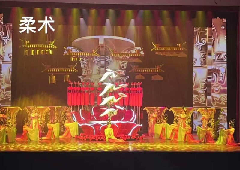 Beijing: Forbidden City & Red Theatre Tour (English Guide) - Who Should Consider This Tour?