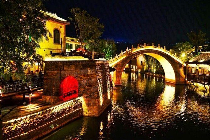Beijing Hutong Night Tour with Yunnan Style Dinner and Boat Ride - Key Points