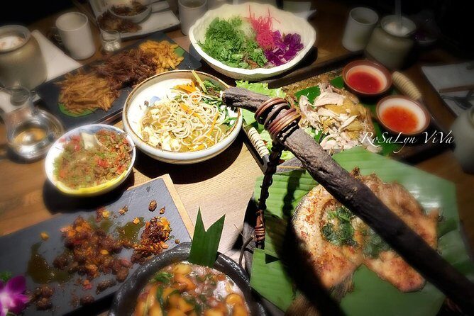 Beijing Hutong Night Tour with Yunnan Style Dinner and Chartered Boat Ride at Houhai Lake - FAQ