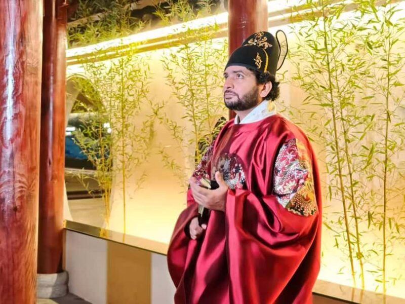 Beijing: Imperial Themed Banquet with Opera and Costume - Key Points