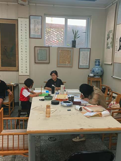 Beijing liulichang : Learn Calligraphy orCarving from Master - Why Travelers Love It