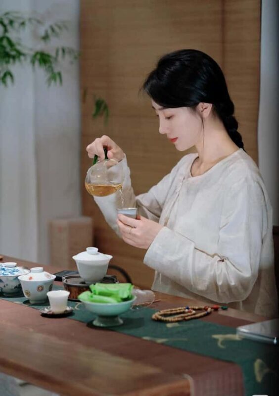 Beijing: Private Art Soirée with Painting & Jewelry - A Closer Look at the Experience