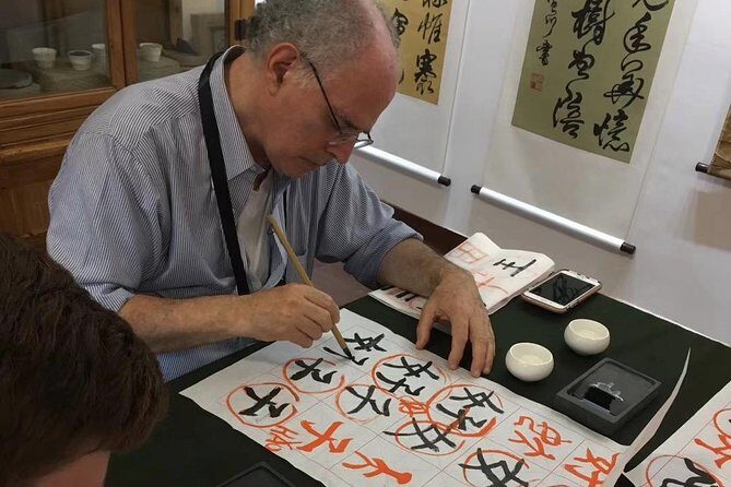 Beijing Private Culture Tour: Chinese Calligraphy Class and Mutianyu Great Wall with Cable Car Ride - Key Points