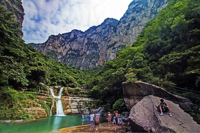 Beijing Private Day Trip to Yuntai Mountain Geopark in Henan by Bullet Train - FAQ