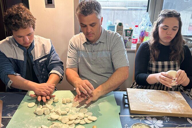 Beijing: Private Dumpling Cooking Class in Local Family - What to Expect During Cooking and Dining