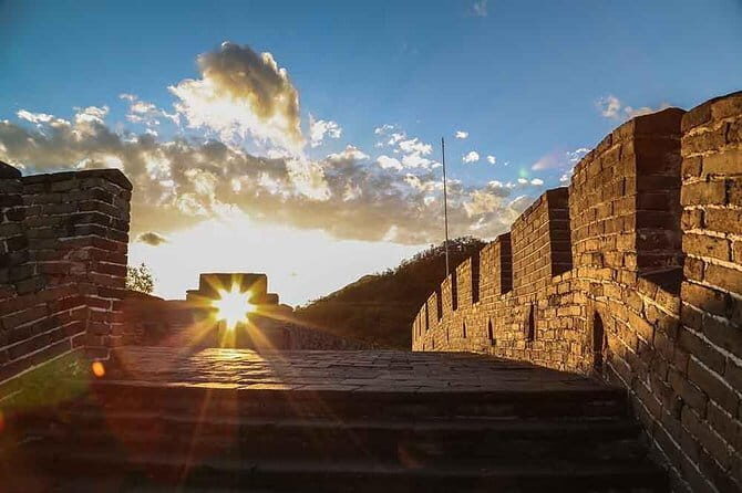 Beijing Private Tour: Mutianyu Great Wall, 798 Art Zone + Folk Art Show with Tea - FAQs