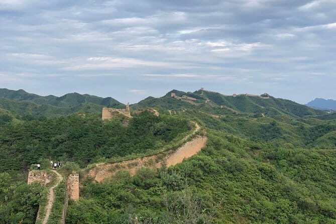Beijing Private Tour of Mutianyu Great Wall, Jingshan Park and Acrobatic Show - Seamless Logistics and Practical Details