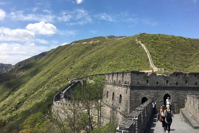 Beijing Private Tour to Great Wall, Hutong with Acrobatic Show - Exploring the Itinerary in Detail