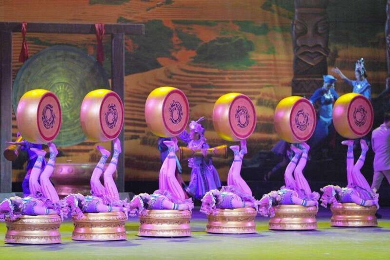 Beijing: Red Theatre Acrobatics show viewing Chinese culture - Key Points