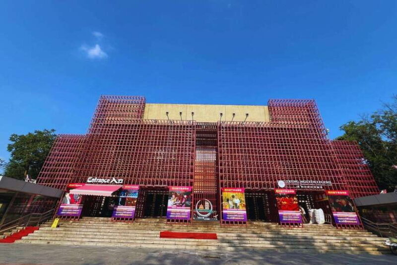 Beijing: Red Theatre Acrobatics show viewing Chinese culture - Who Will Enjoy This Experience Most?