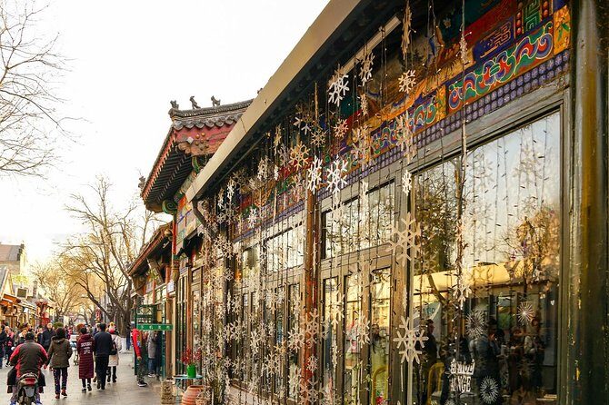 Beijing Royal Cuisine Dinner with Performance Experience and Nanluoguxiang Visit - The Itinerary in Detail