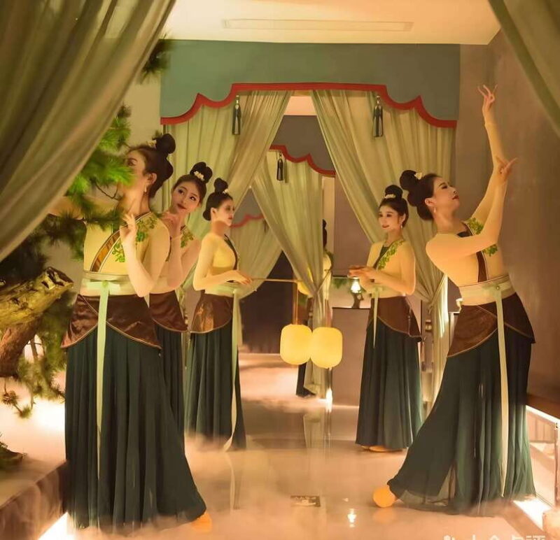 Beijing Royal Dinning Experience with cultural performance - What Makes This Experience Stand Out