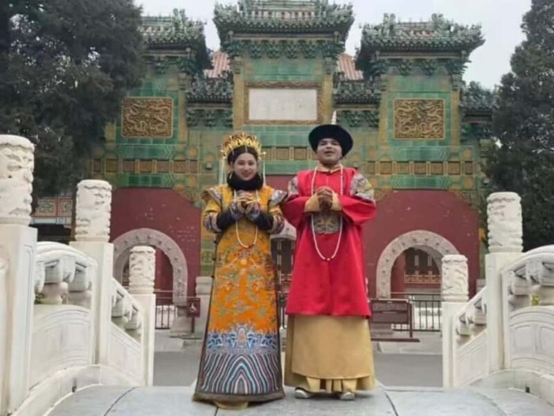 BeijingExperience of Qing Dynasty Costumes and Makeup - A Closer Look at the Experience