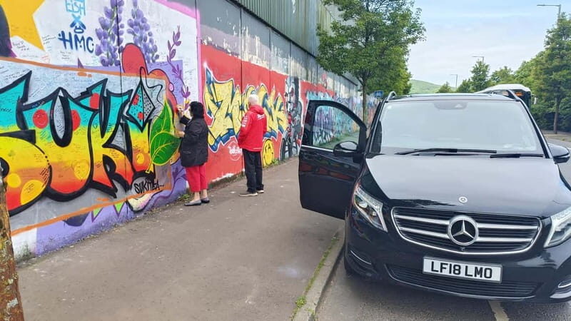 Belfast Black Taxi Tour - Discovering Belfast through a Black Taxi Tour