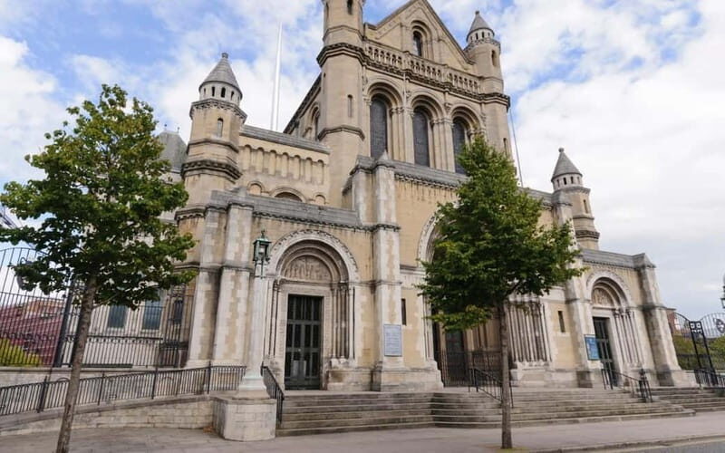 Belfast: City Walking Tour & Exploration Game - The Sum Up