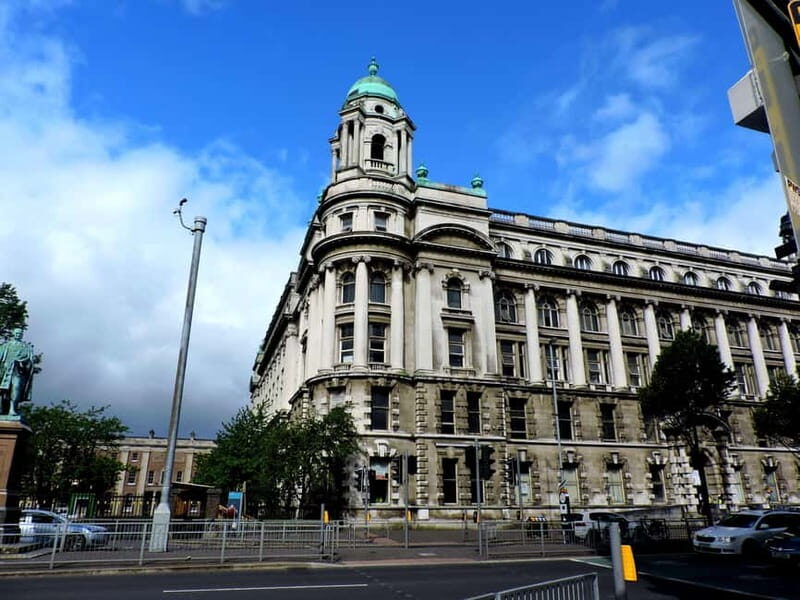 Belfast: Express Walk with a Local - Detailed Breakdown of the Itinerary