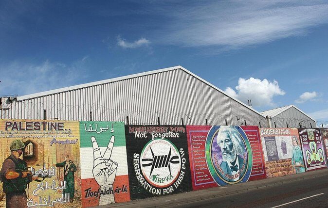 Belfast iconic mural taxi tour private 2hr adventure - Key Points