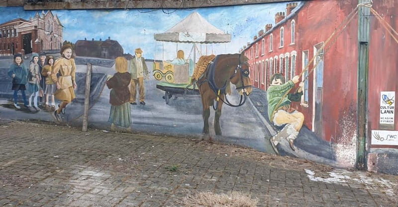 Belfast: Murals Taxi Tour - Sensitivity and Balance