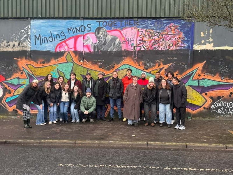 Belfast: Peacewall and Political History Black Taxi Cab Tour - Key Points