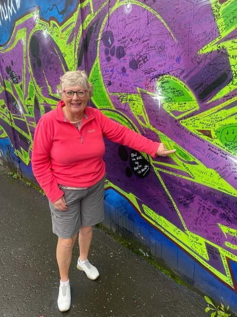Belfast: Peacewall and Political History Black Taxi Cab Tour - Who Will Get the Most Out of This Tour?