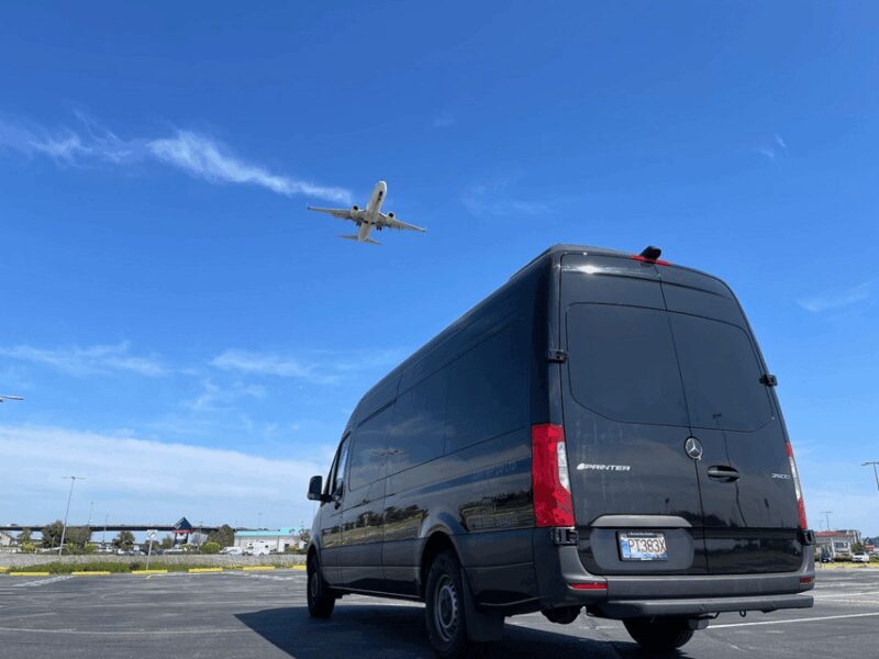 Bellingham: Airport (BLI) to Vancouver Airport (YVR) - Key Points