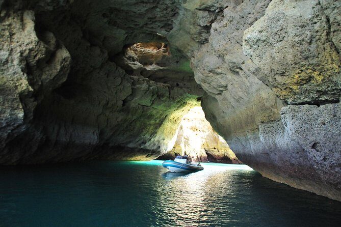 Benagil Cave and Marinha Beach Boat Tour from Portimao - Logistics: How It Works