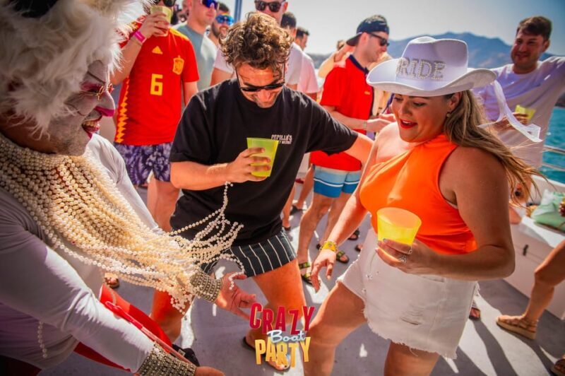 Benalmadena: Boat Party with a Drink - The Experience in Detail